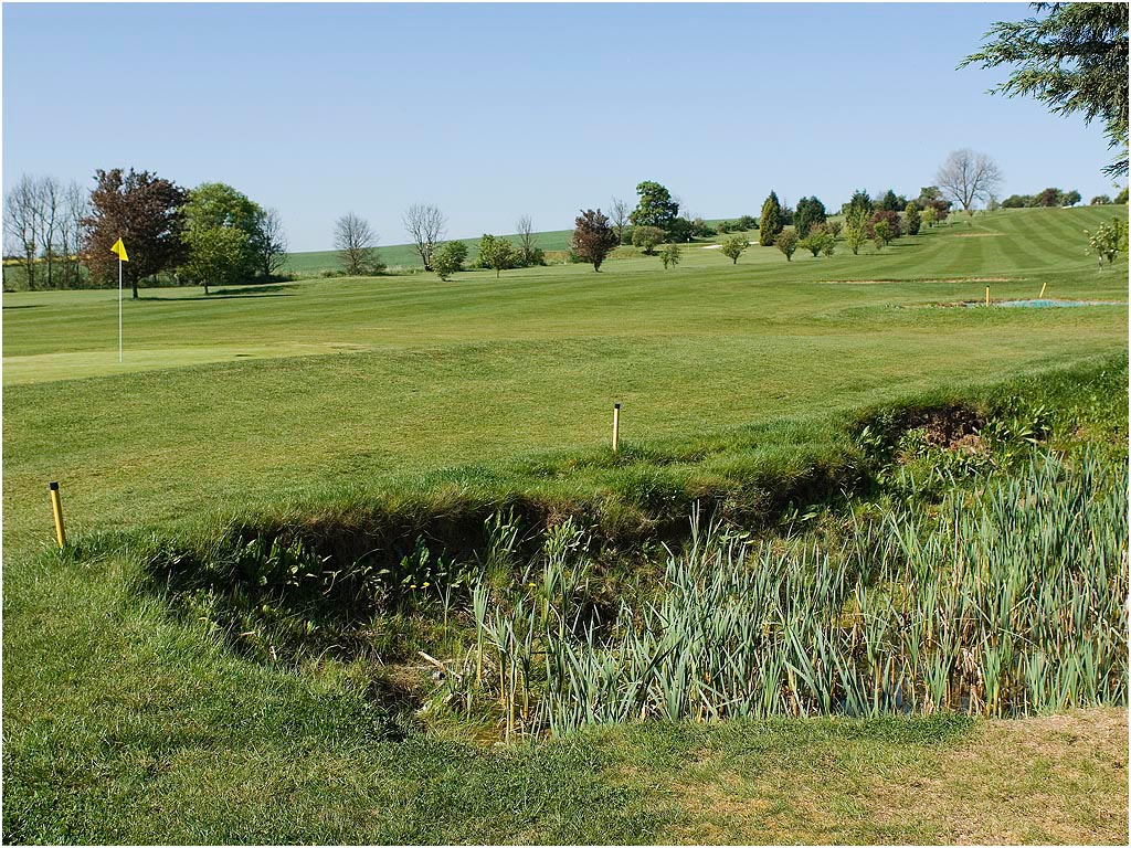 hole3e - Top Meadow Golf Club and Hotel
